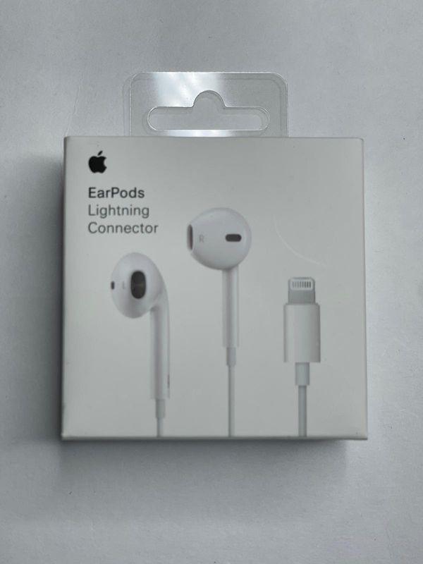 EarPods Lightning Connector - M Tech Bahamas